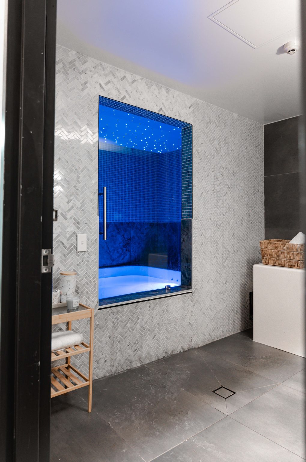 Floatation Therapy - Open & Closed Floats | Strive Wellness